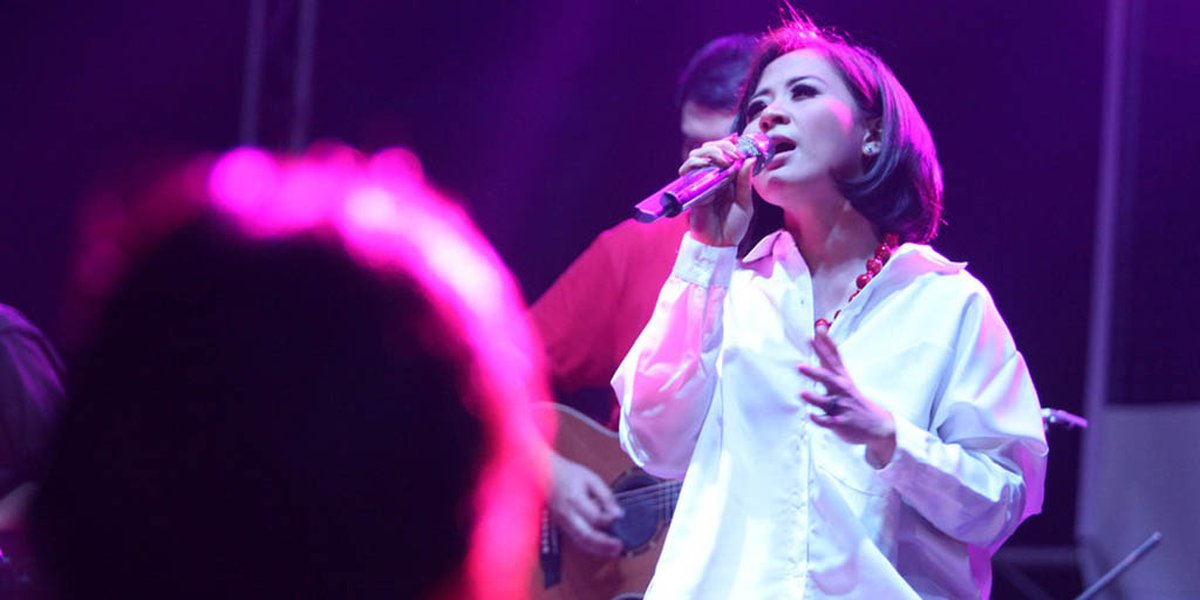 Suara Dibilang Mirip Bjork, Penyanyi Astrid Sakit Hati? - KapanLagi.com Suara Dibilang Mirip Bjork, Penyanyi Astrid Sakit Hati? - KapanLagi.com