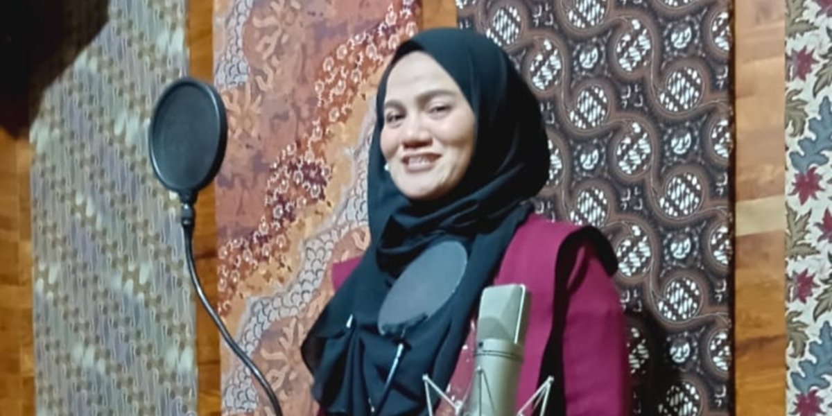 Sukses Duet bareng Khairat KDI, Penyanyi Asal Malaysia Azura Pedora ... Sukses Duet bareng Khairat KDI, Penyanyi Asal Malaysia Azura Pedora ...