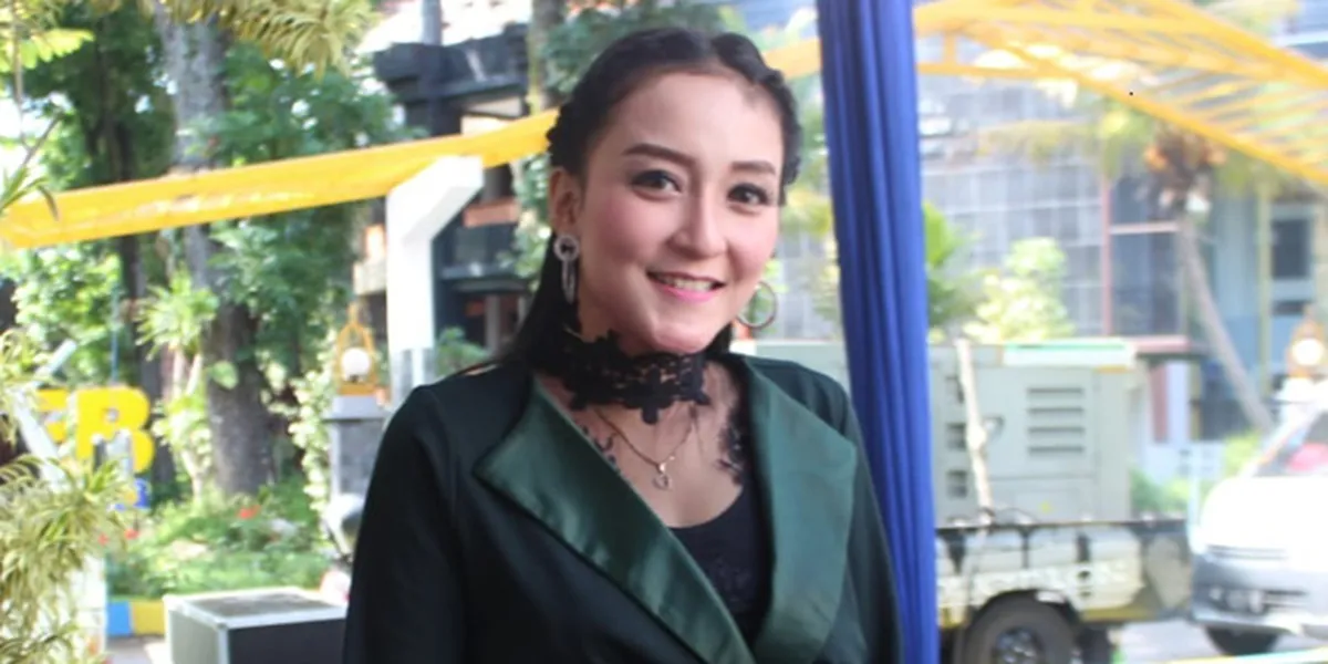 Tampil di Kampus, Elsa Safira Jadi Ingin Kuliah Lagi - KapanLagi.com