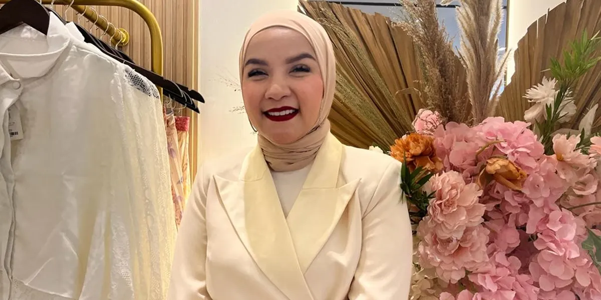 Tasya Nur Medina Bahagia dengan Kebangkitan Industri Fashion Muslim Indonesia - KapanLagi.com