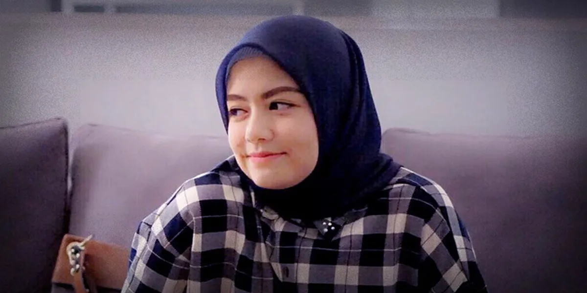 Tika Ramlan Sebut Komedian Yang Hina Agama Itu Tak Berkelas dan Bodoh ...