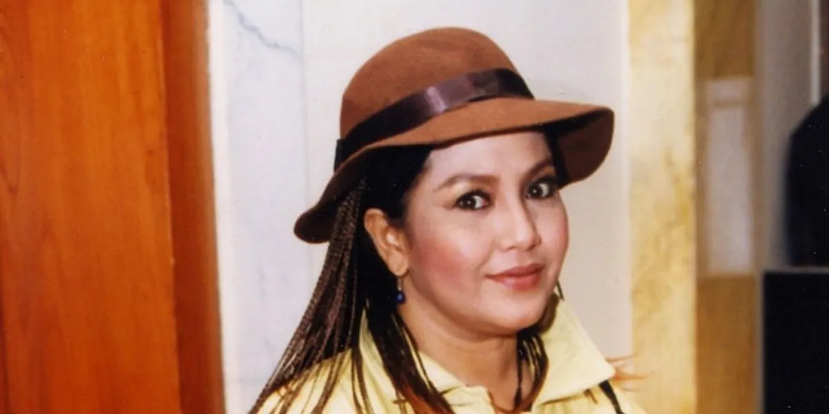 Ully Artha Menikah Diam-Diam dan Pindah Agama Tahun Lalu - KapanLagi.com