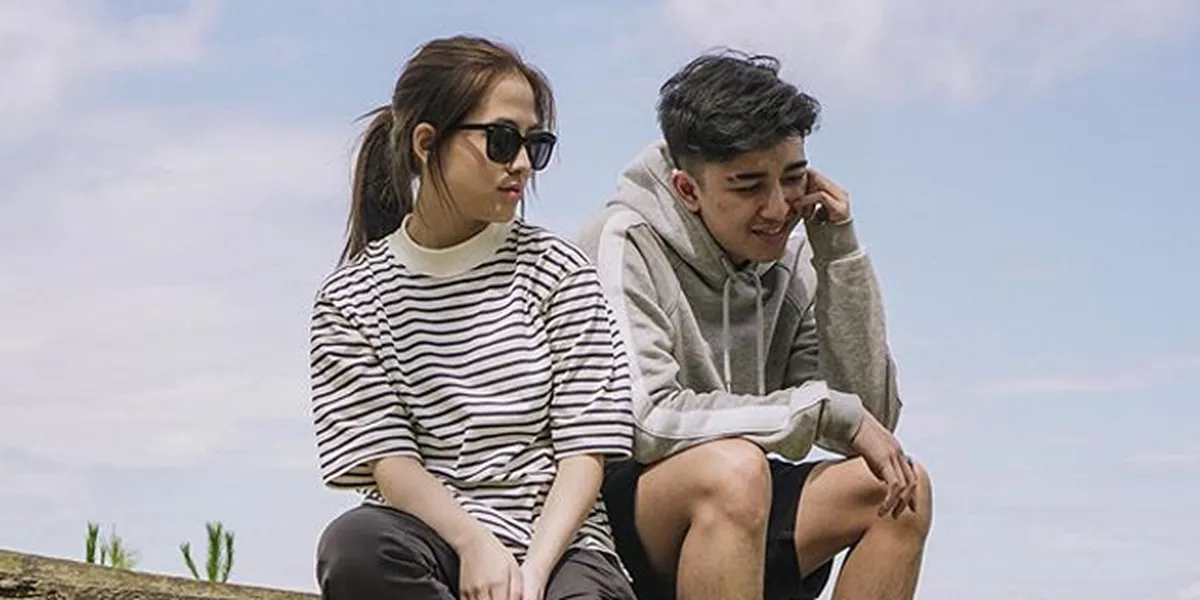 Zara dan Zaki Ketawa Santai di Video Viral Mereka, Paranormal: Promosi ...