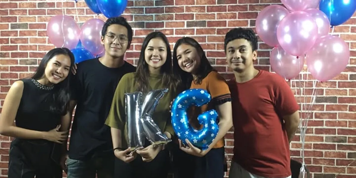 7 Potret Anggi dan Ingga Adik Raditya Dika yang Jarang Tersorot, Kembar ...