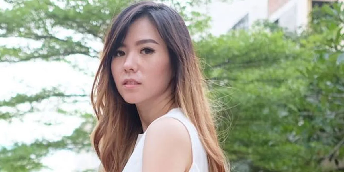 Foto: Julie, Sosok Istri Joe Taslim Yang 'Manis' dan Kece Abis ...