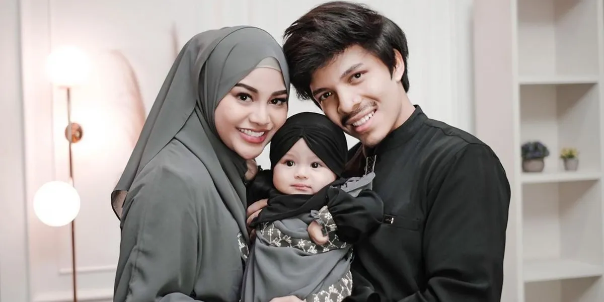 Gemesin Banget, 8 Potret Baby Ameena Anak Aurel Hermansyah dan Atta Halilintar yang Dibiasakan ...