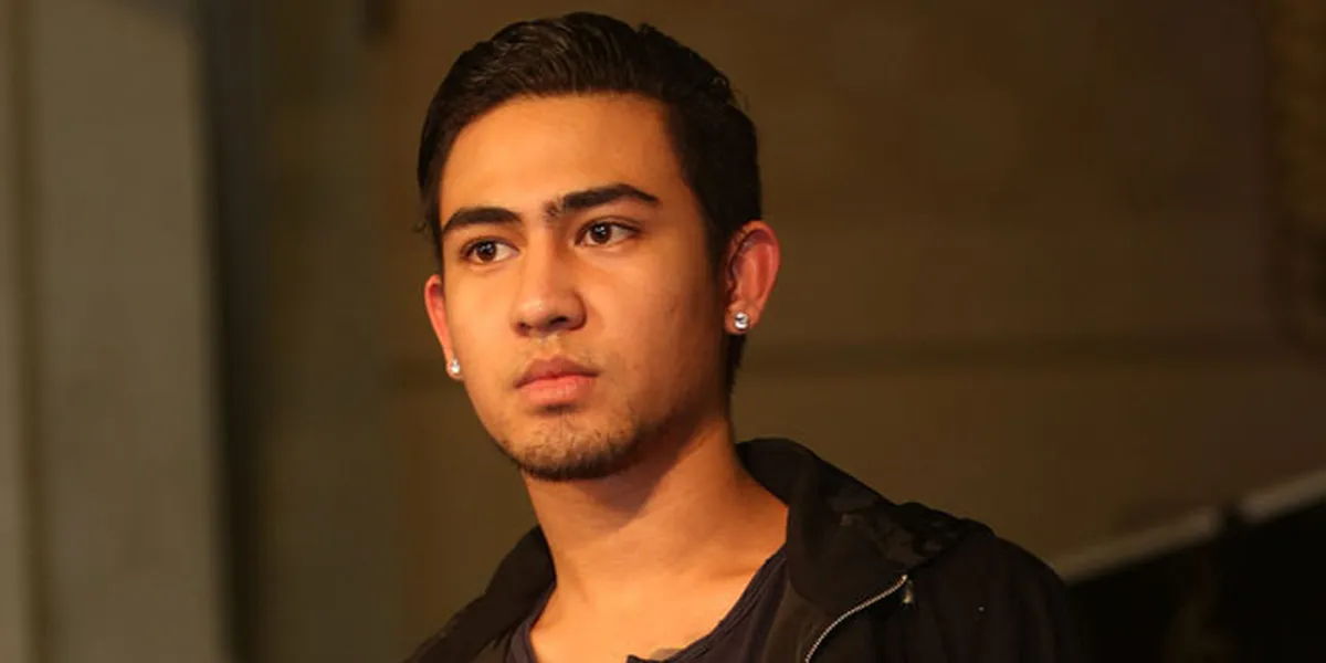 Potret Peluk Cium Mesra Axel Matthew Bersama Pacar Bule Aduhainya ...
