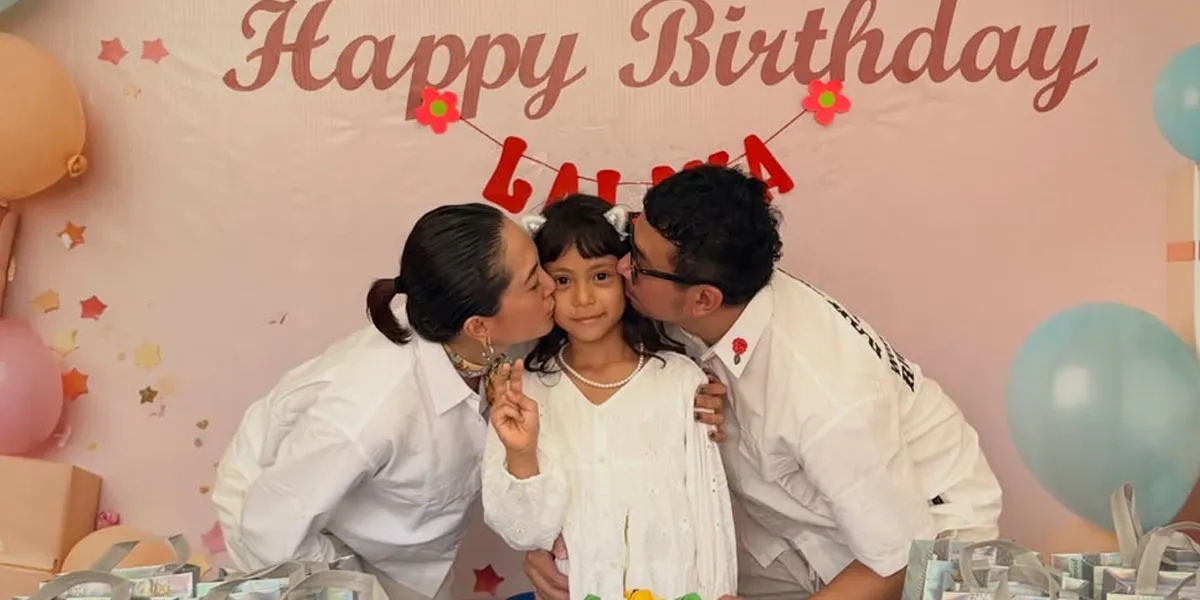 Potret Ulang Tahun Putri Poppy Sovia, Senang Dapat Kado Kadal Keren ...