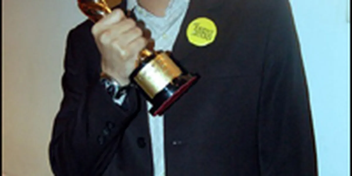 DJ Winky, Akrab Dengan Asap Rokok - KapanLagi.com