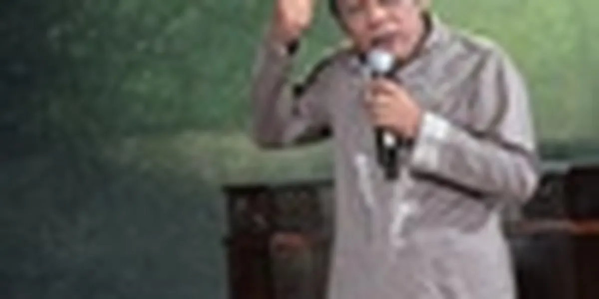 Foto Zainuddin MZ - #003 - KapanLagi.com