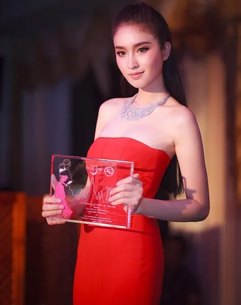 Cantik Mempesona, Siapa Sangka Cewek Ini Dulunya Adalah Cowok! - Plus.Kapanlagi.com