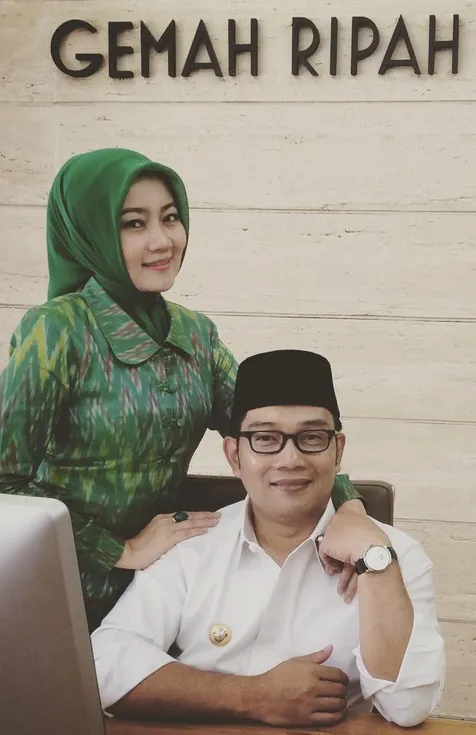 Foto-Foto Ini Bukti Jika Ridwan Kamil & Istrinya Itu Gokil Banget ...