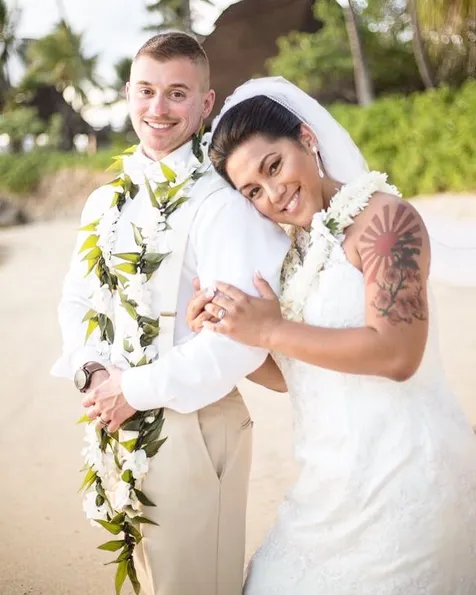 Logan & Laila Ireland, Pasangan Transgender Yang Mesra dan Manis - Plus ...