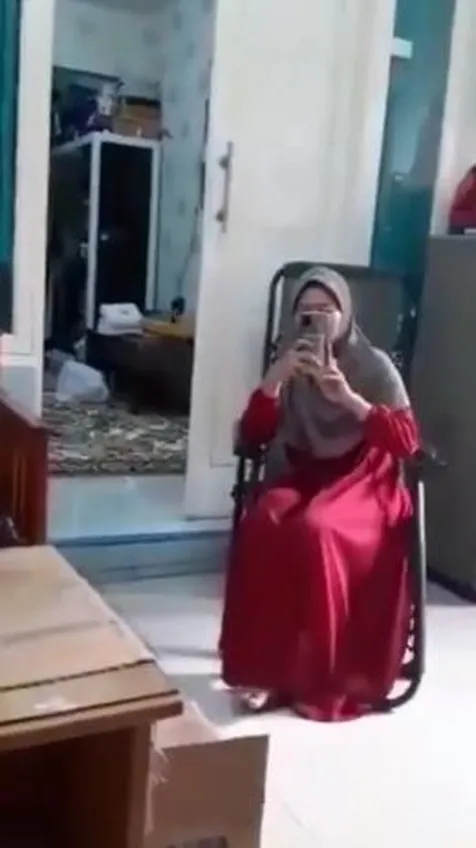 Merasa Tertipu Barang Olshop Viral Emak Emak Hujat Kurir Paket Yang