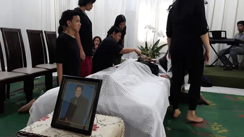 Begini Kronologi Meninggalnya Aktor Advent Bangun Menurut Keluarga - KapanLagi.com