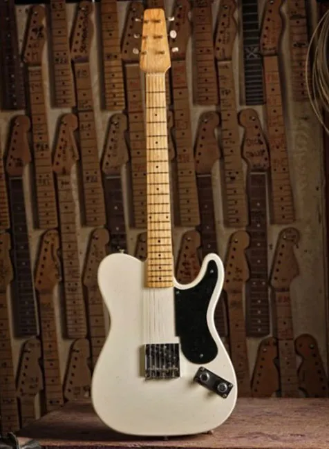 10 Gitar Paling Mahal Sedunia - KapanLagi.com