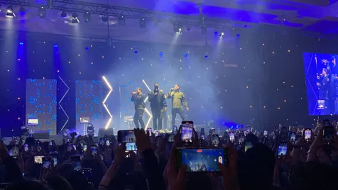 Anthony Blue Tetap Lanjut Sambil Tahan Rasa Sakit Pada Bagian Perut ...