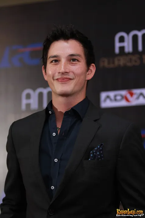 Jomblo, Mike Lewis Sering Hang Out dan Masak - KapanLagi.com