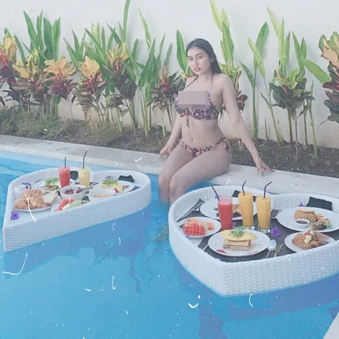 Pamela Safitri Tampil Pakai Bikini Saat Liburan, Bikin Netizen Salah Fokus - KapanLagi.com