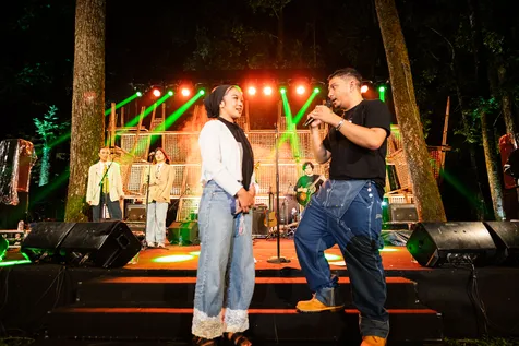 Sal Priadi Mesra Besar-Besaran Bareng Jamaah Al'Jazziah Di Puncak Acara ...