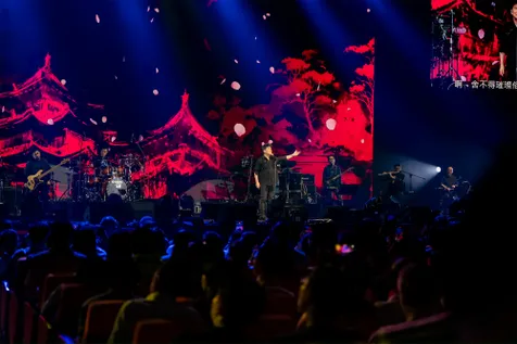 Penyanyi Legendaris Taiwan, Wakin Chau Memukau Jakarta dalam Konser ...