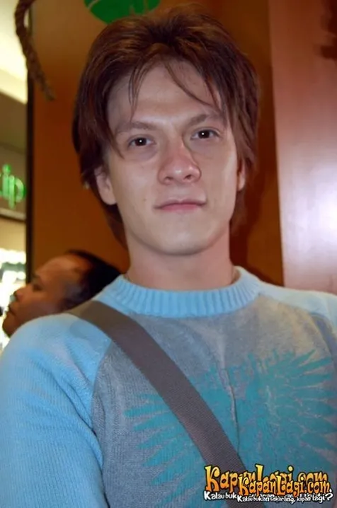 Bertrand Antolin Menikah