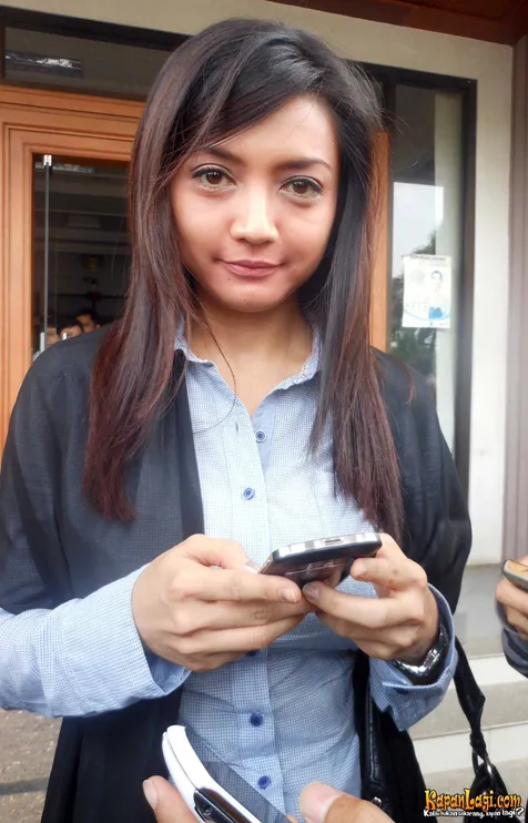 [Foto] Wiwid Gunawan, Manis Tanpa Make Up Tebal - KapanLagi.com