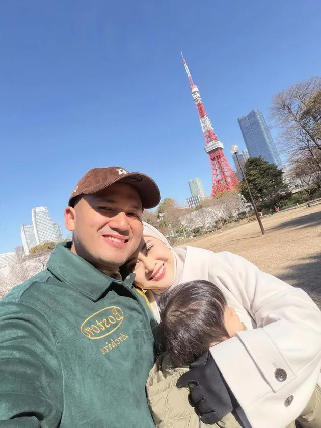 10 Pictures of Kesha Ratuliu's Vacation to Japan with Family, Exploring ...
