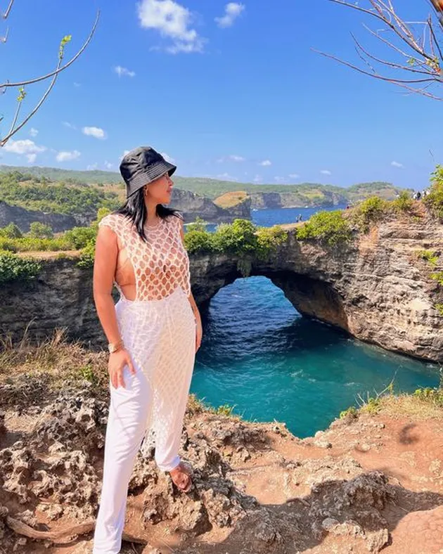 10 Photos of Mutia Ayu's Vacation in Bali, Showing Off Body Goals in a ...