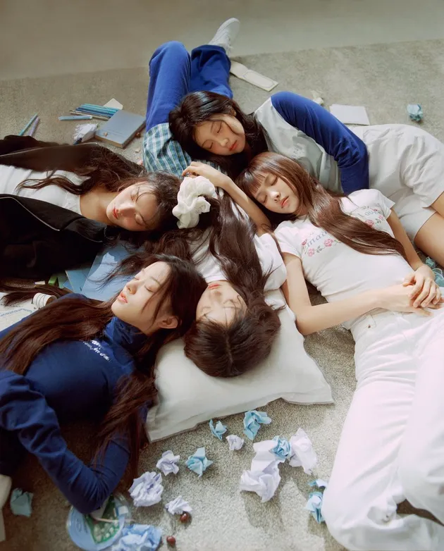 12 Potret ILLIT dalam Teaser 'Almond Chocolate', Siap Merayakan ...