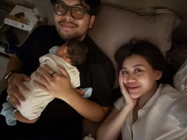 7 Potret Aaliyah Massaid Unggah Kebersamaan Bareng Arash, Rayakan Ultah ...
