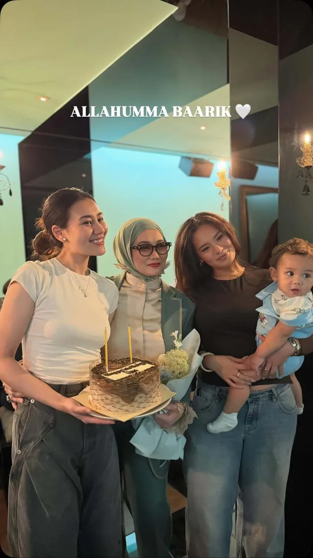7 Potret Birthday Dinner Reza Artamevia yang Meriah, Dihadiri Anak Cucu ...