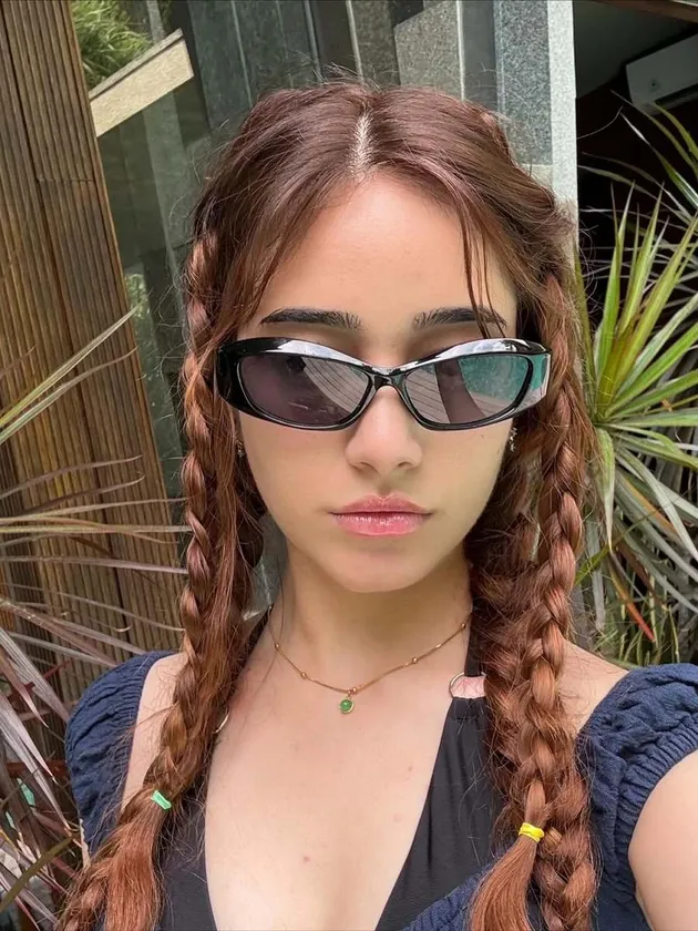 7 Photos of Dannia Salsabilla Showcasing Beauty, Messy Hair But Her ...
