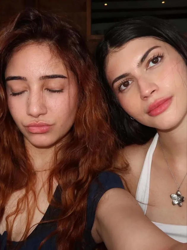 7 Photos of Dannia Salsabilla Showcasing Beauty, Messy Hair But Her ...