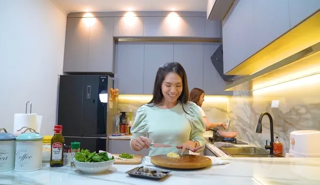 7 Photos of Michelle Ziudith's Kitchen with a Hidden Door