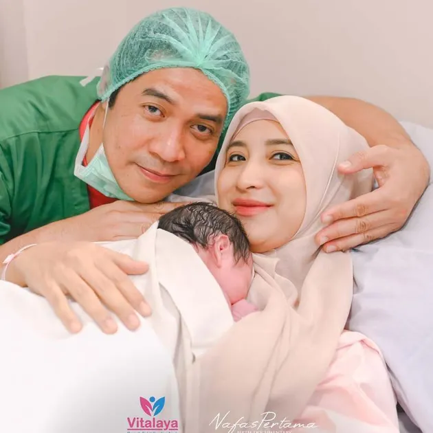 7 Potret Istri Ricky Perdana Lahirkan Anak ke-3, Bahagia Sambut ...