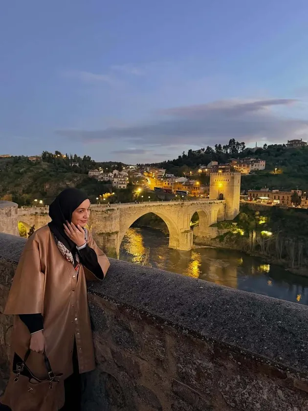 7 Photos of Shireen Sungkar's Family Vacation in Spain, Visiting ...