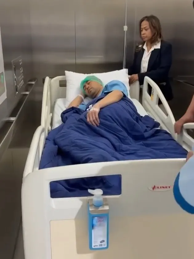 7 Photos of Raffi Ahmad Undergoing Midnight Surgery, Still Spreading ...