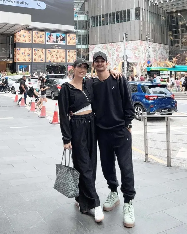 7 Portraits of Tyas Mirasih and Tengku Tezi Always United, Revealing ...