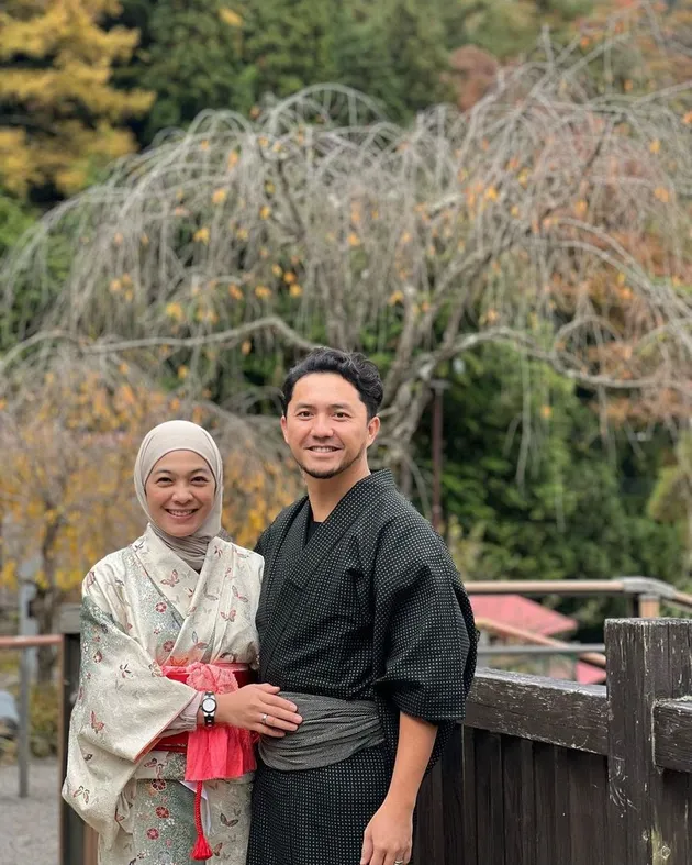 8 Portraits of Harmonious Omesh and Wife Already 11 Years Married ...