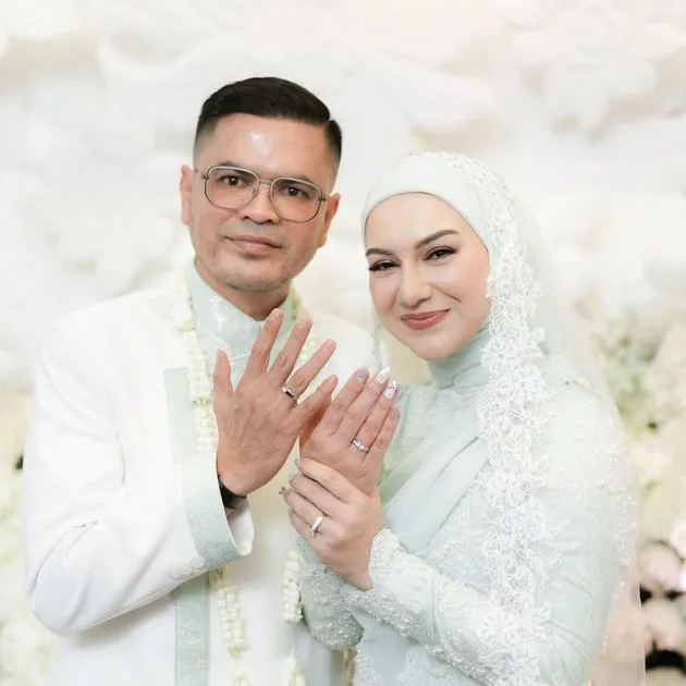 8 Potret Irish Bella yang Sikapnya Dibandingkan dengan Istri Zul ...