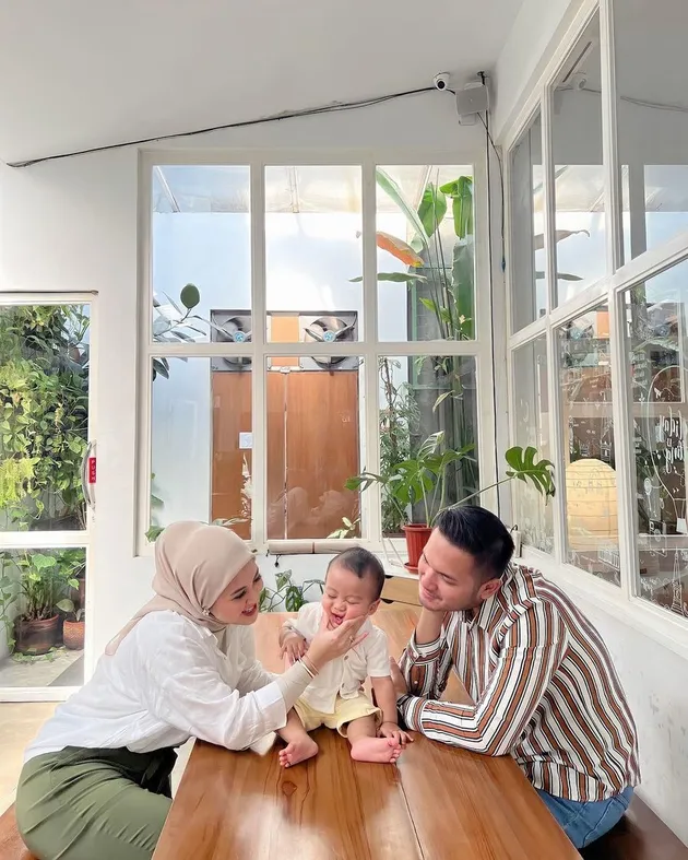 8 Potret Kesha Ratuliu Inviting Husband and Children on Vacation to ...