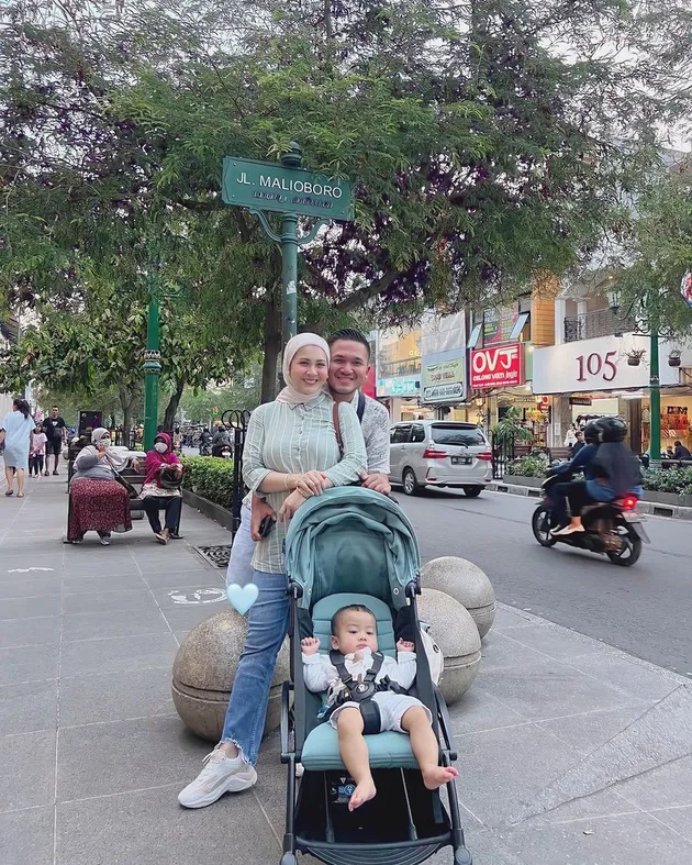 8 Potret Kesha Ratuliu Inviting Husband and Children on Vacation to ...