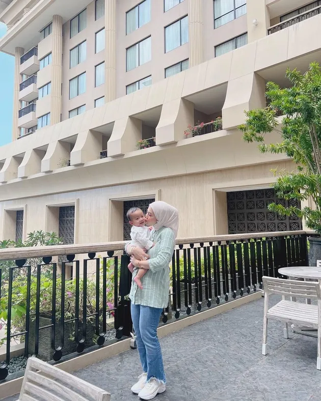 8 Potret Kesha Ratuliu Inviting Husband and Children on Vacation to ...