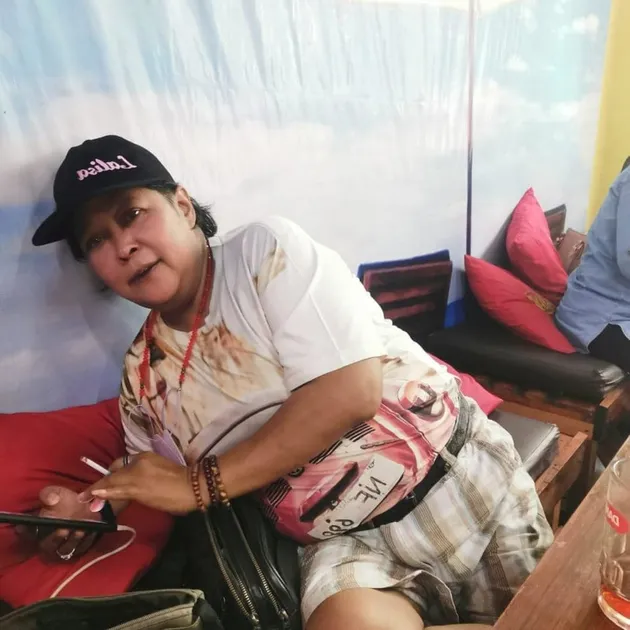 8 Portraits of Suti Karno who Still Maintains a Tomboy Look at the Age of Fifty, Born as a Male