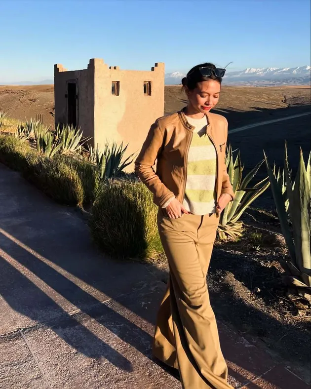 8 Portraits of Yuki Kato's Vacation in Morocco, Wearing Earth Tone ...