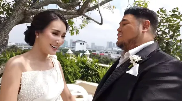 9 Portraits of Ivan Gunawan's Pre-wedding Photoshoot with Bella Aprilia ...