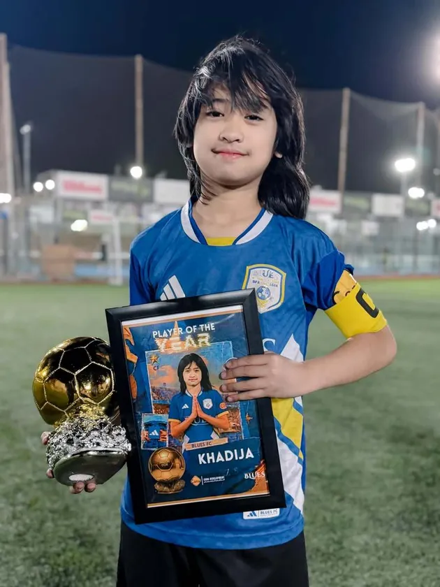 Anak Oki Setiana Dewi Ikut Klub Bola di Mesir, Dapat Penghargaan Player ...