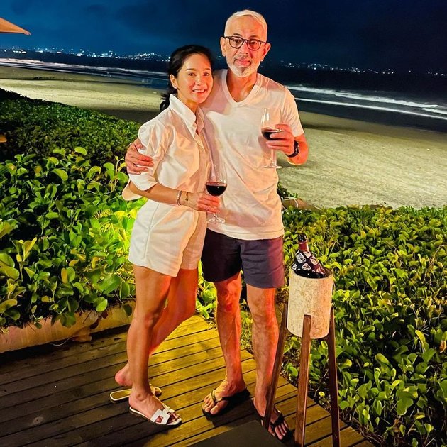 Bagaikan Honeymoon, Potret Bunga Zainal dan Sukhdev Singh Rayakan Ulang ...