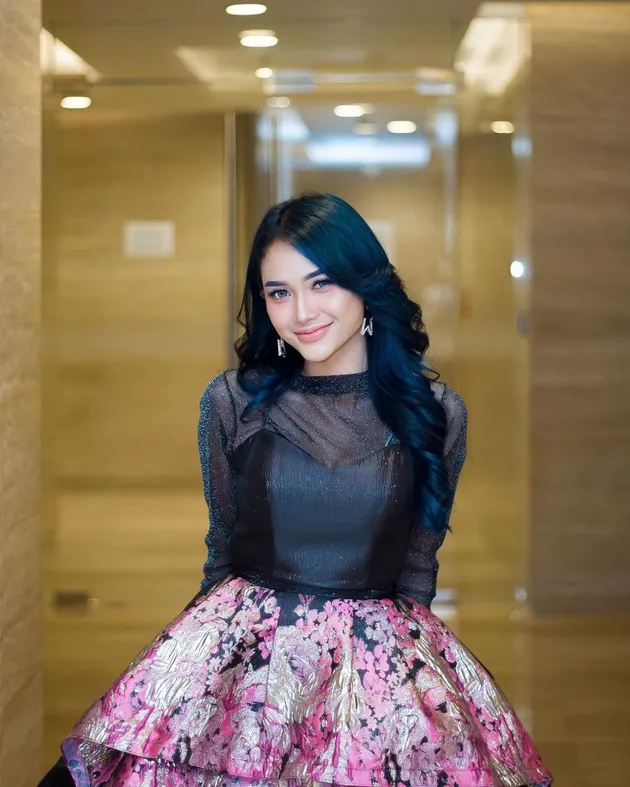 Beda dari Biasanya! Potret Cantik Arlida Putri Dengan Pakaian Lebih ... Beda dari Biasanya! Potret Cantik Arlida Putri Dengan Pakaian Lebih ...